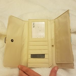 XOXO | Bags | Wallet | Poshmark